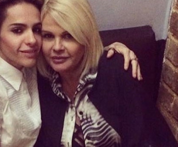 Monique Evans e Cacá Werneck fazem programa romântico