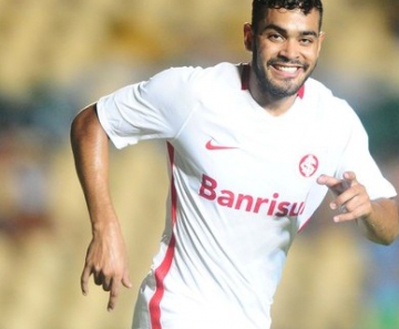 Artilheiro da Copa BR, Brenner supera média de principais atacantes do país