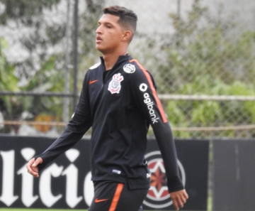 Matheus Matias tem primeira chance como titular do Corinthians e tenta ...