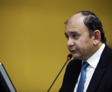 Prefeito é multado por pagamentos irregulares de serviço de limpeza urbana