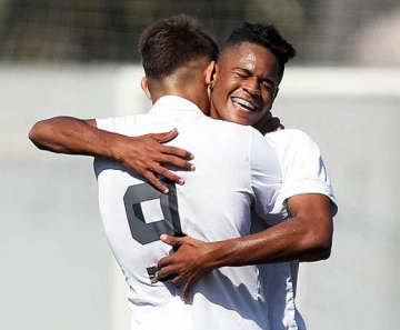 Volante artilheiro da base do Santos está perto de assinar contrato ...