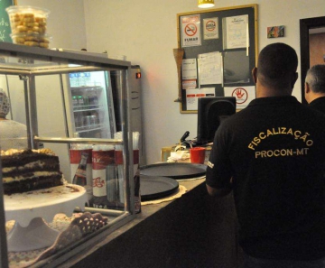 Procon-MT orienta bares e restaurantes sobre nova Lei