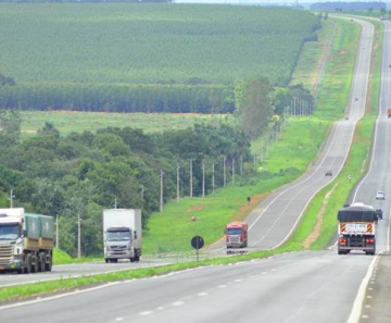 Mais de 158 mil veículos devem passar pela BR-163 durante o Réveillon